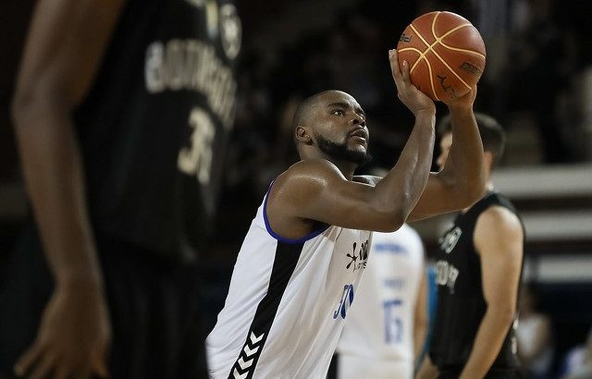 Mogi acerta a contratação do pivô norte-americano Christopher Ware ...