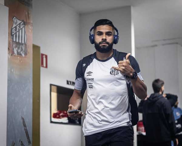 Felipe Jonatan supera desgaste com a torcida e valoriza boa fase no ...