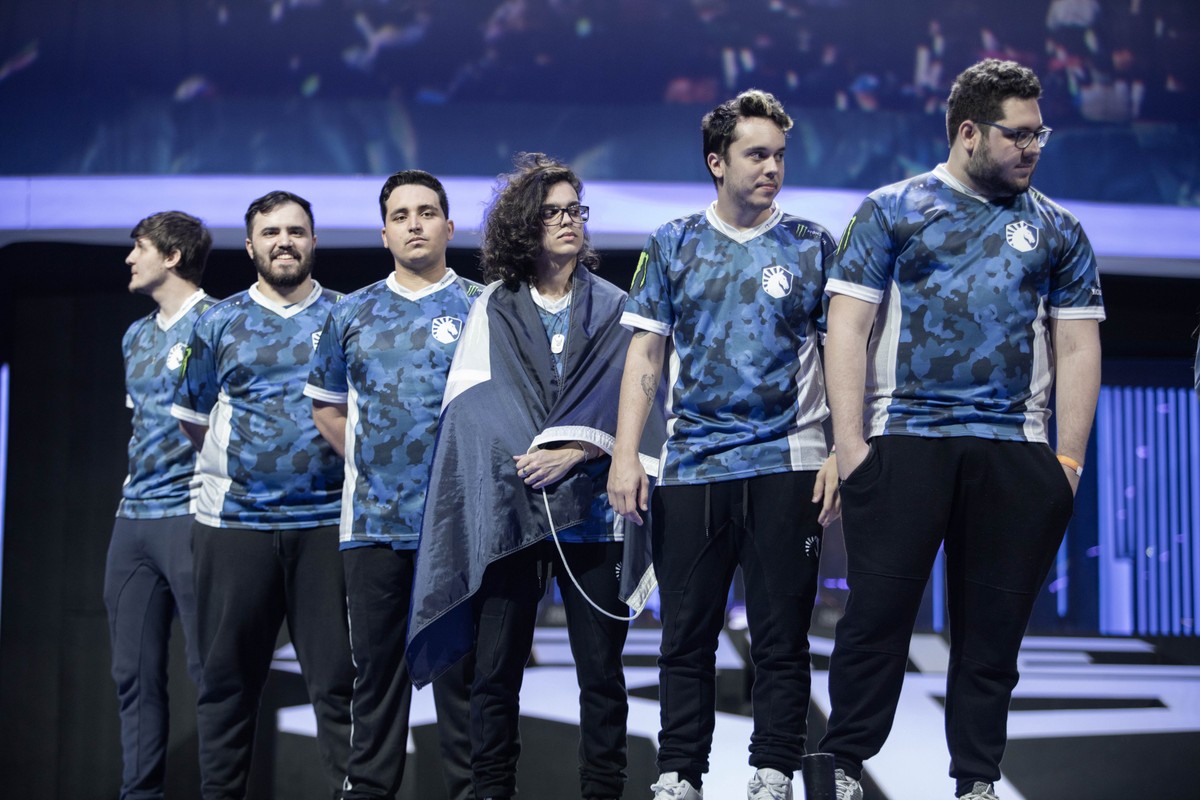 BR6: Liquid passa Golden Boys e assume ponta da tabela | rainbow 6 | ge