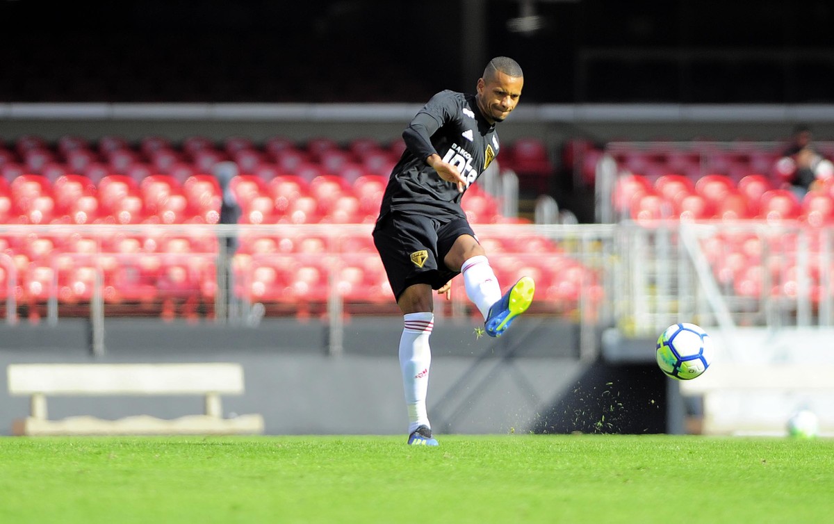 Entenda qual é a situação de Edimar no São Paulo; lateral não está ...