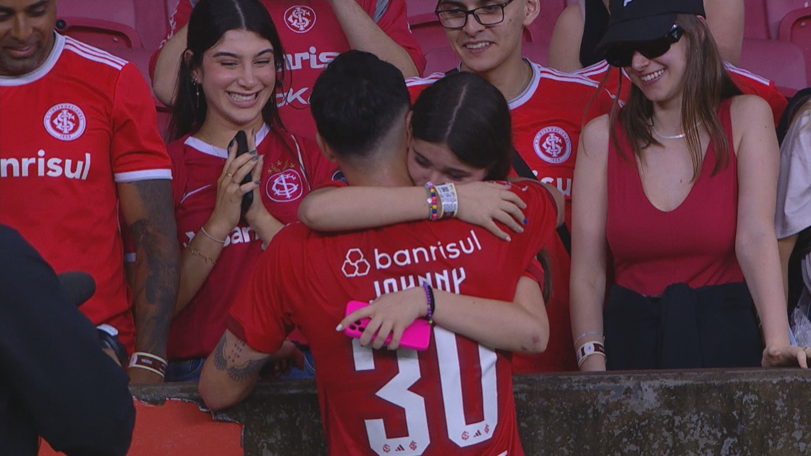 Johnny se despede do Inter e ganha carinho da família e amigos no Beira ...