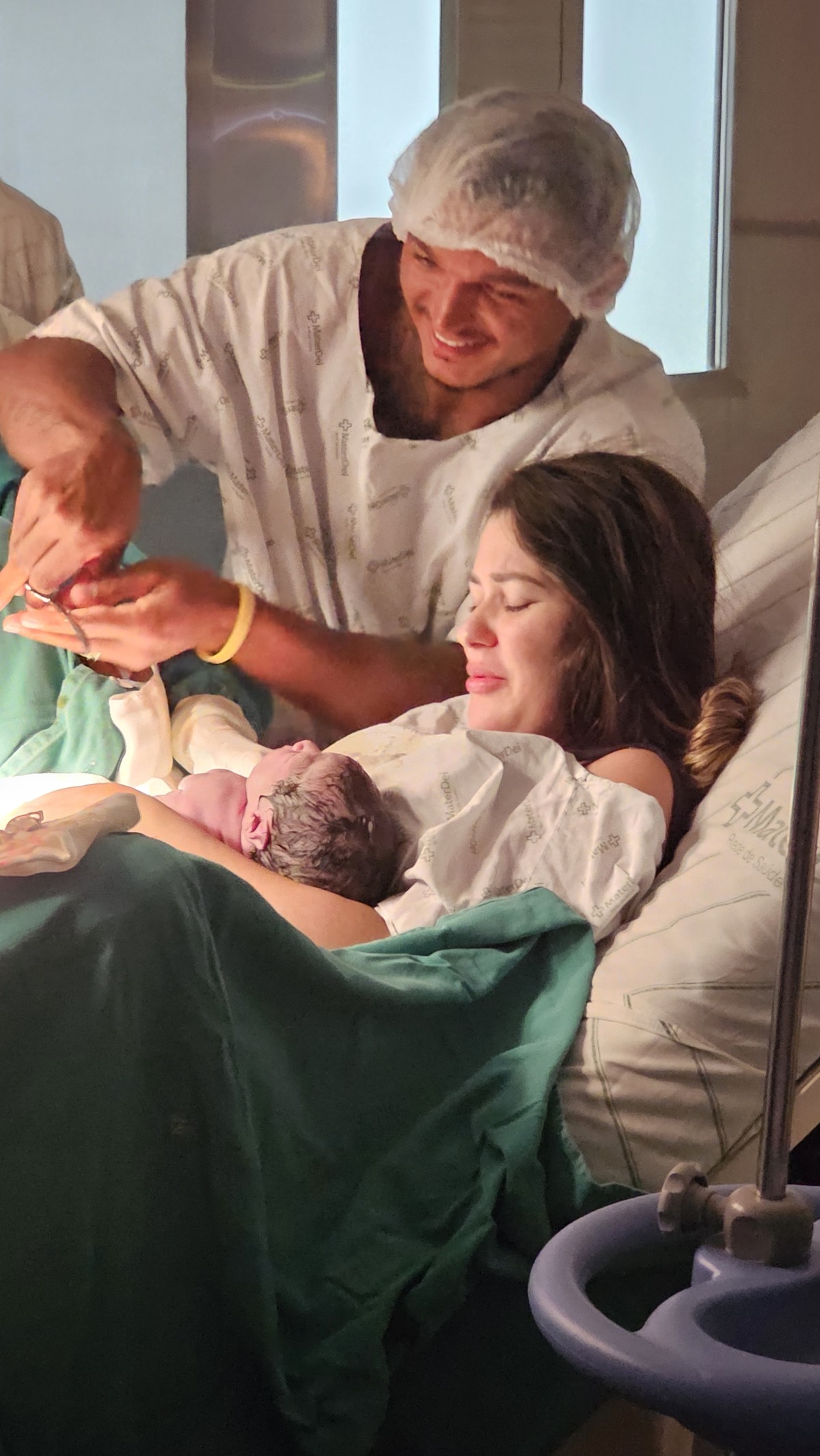 Nasce Luigi, segundo filho de Isaquias Queiroz e Laina Guimarães ...