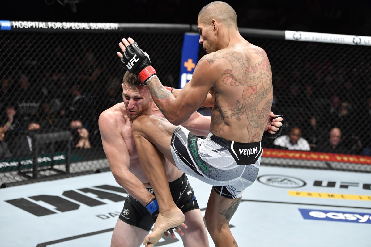UFC 268: Alex Poatan arrasa Andreas Michailidis com nocaute fulminante ...