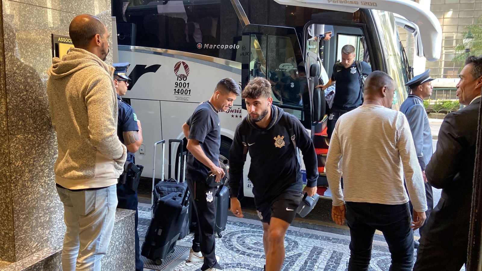 Corinthians chega a Curitiba sem Gil para penúltimo jogo do ano; veja ...