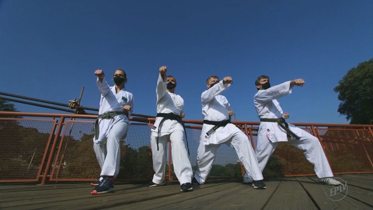 Tradição familiar e cultura secular: a celebração da chance única do ...