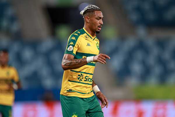 DM do Cuiabá: sem lesão grave, Derik Lacerda tem entorse no joelho e ...