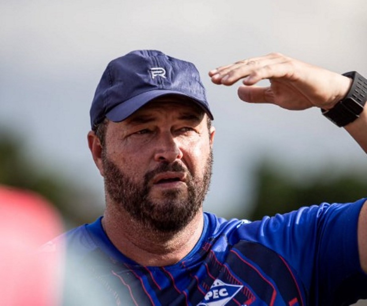 Capital anuncia Roberto Fernandes como novo treinador | df | ge