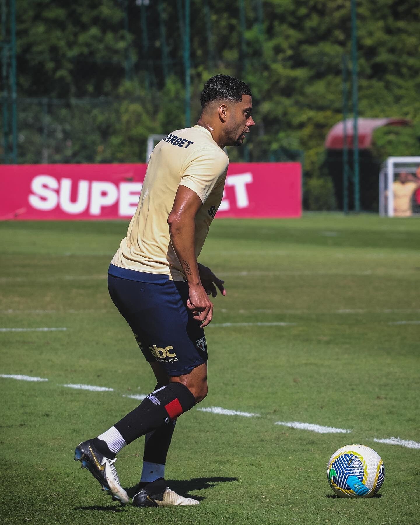 São Paulo tem Wellington Rato de volta em jogo-treino no CT | Ge