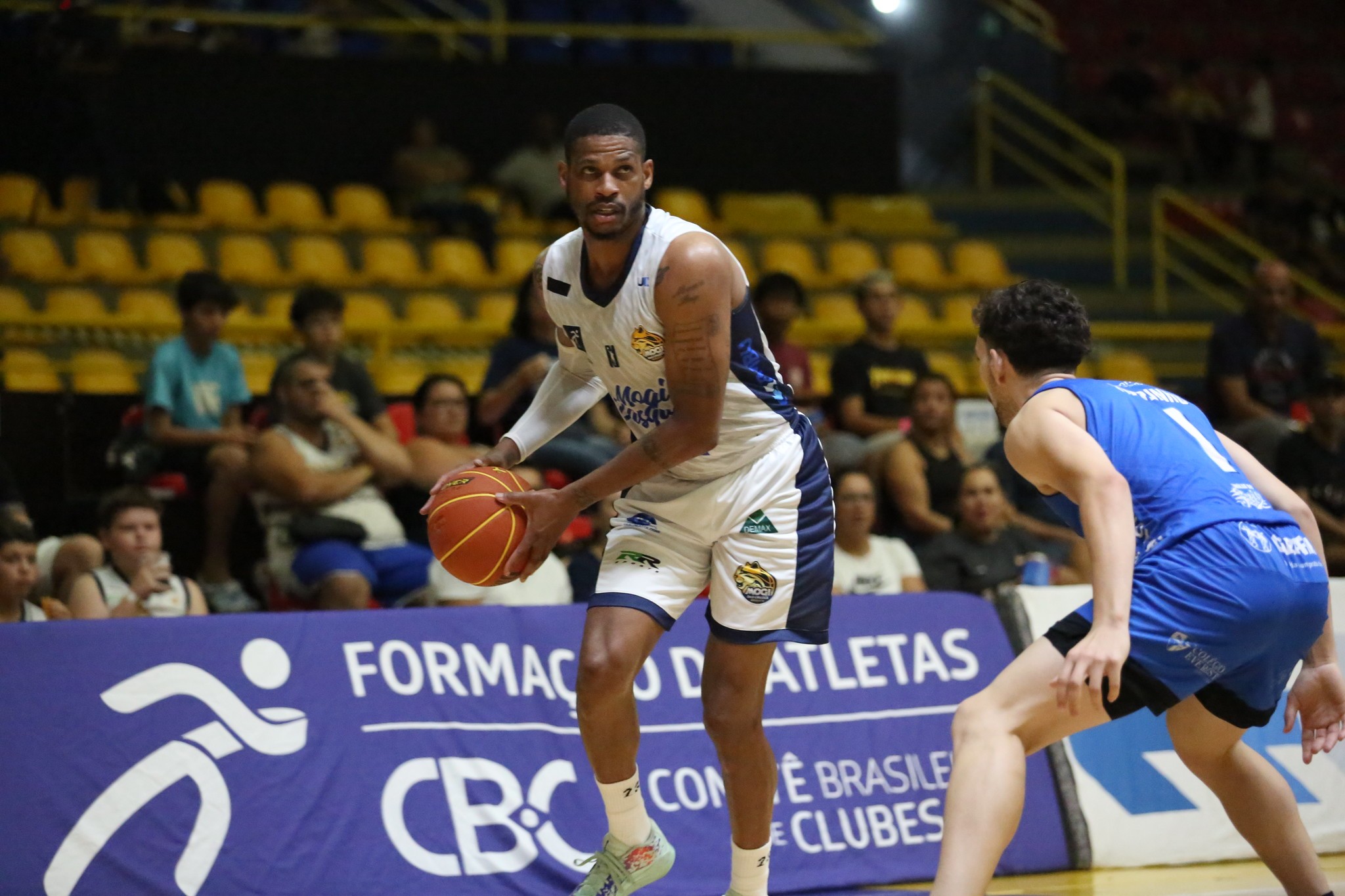 Mogi oficializa saída do ala Shamell, maior cestinha da história do NBB ...