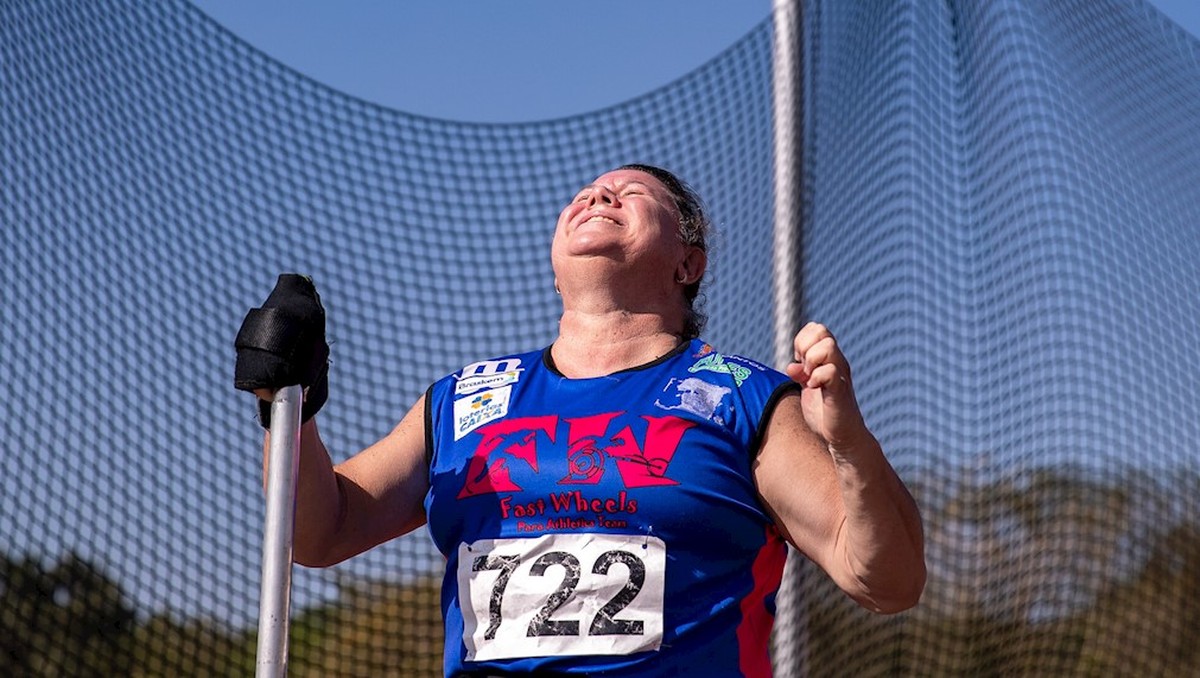 Beth Gomes bate recorde mundial do arremesso de peso paralímpico ...