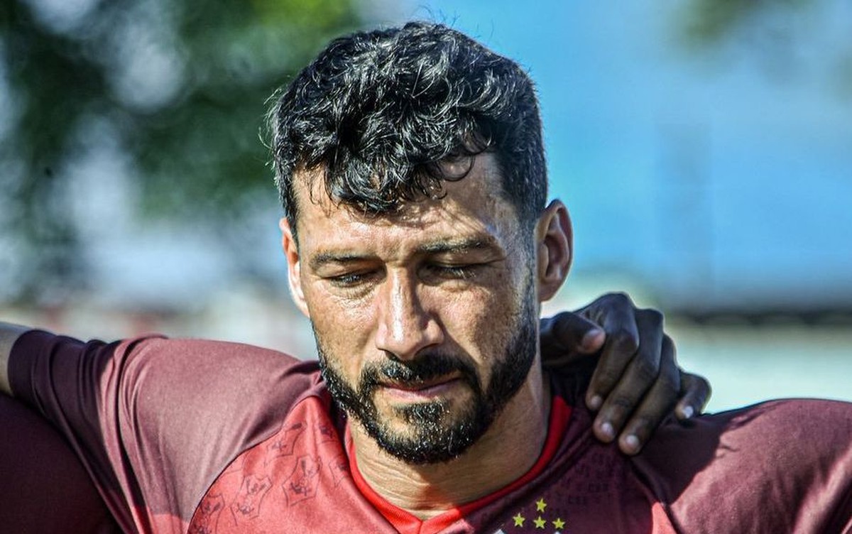 Flávio Torres usa rede social para se despedir do Sergipe: “Clube que ...