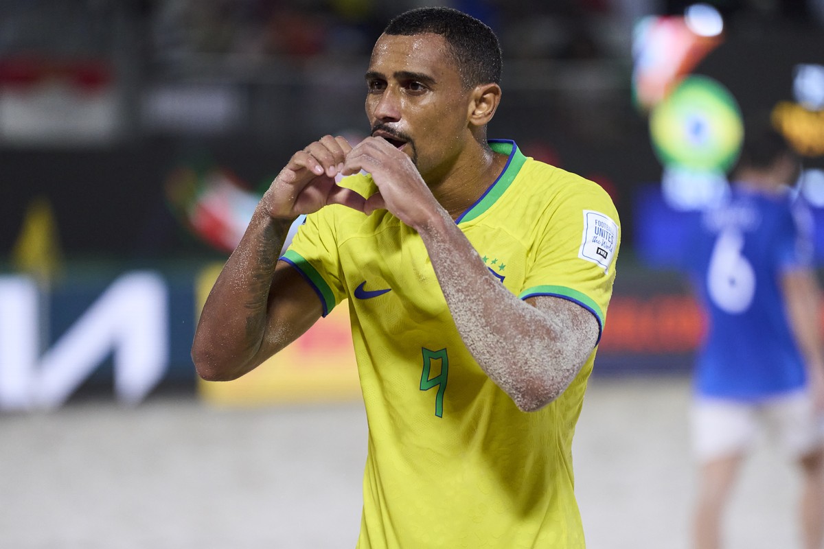 Rodrigo festeja hexa do Brasil: "CBF, arruma lugar para mais uma ...