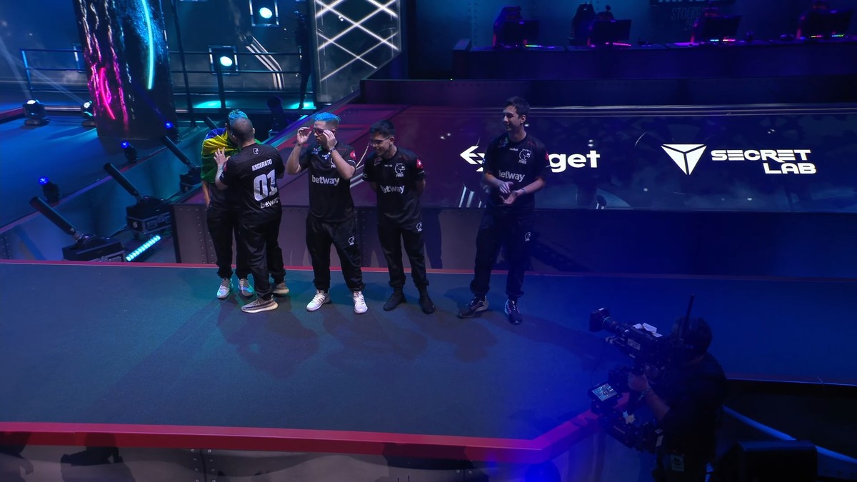 PGL Major Stockholm: Neymar, FalleN e Gaules parabenizam FURIA | cs:go | ge