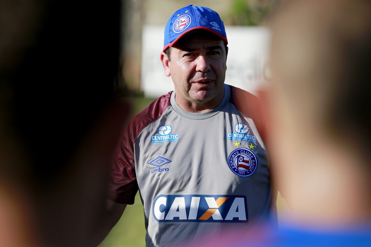 Enderson descarta oba-oba e avalia início de trabalho no Bahia: "Não ...