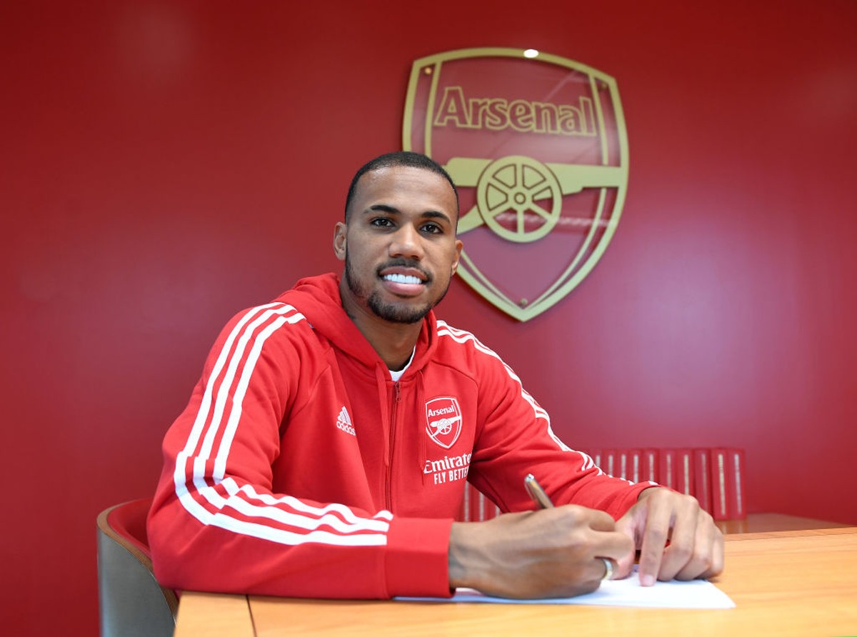 Gabriel Magalhães renova contrato com o Arsenal: "Melhor dia da minha vida"