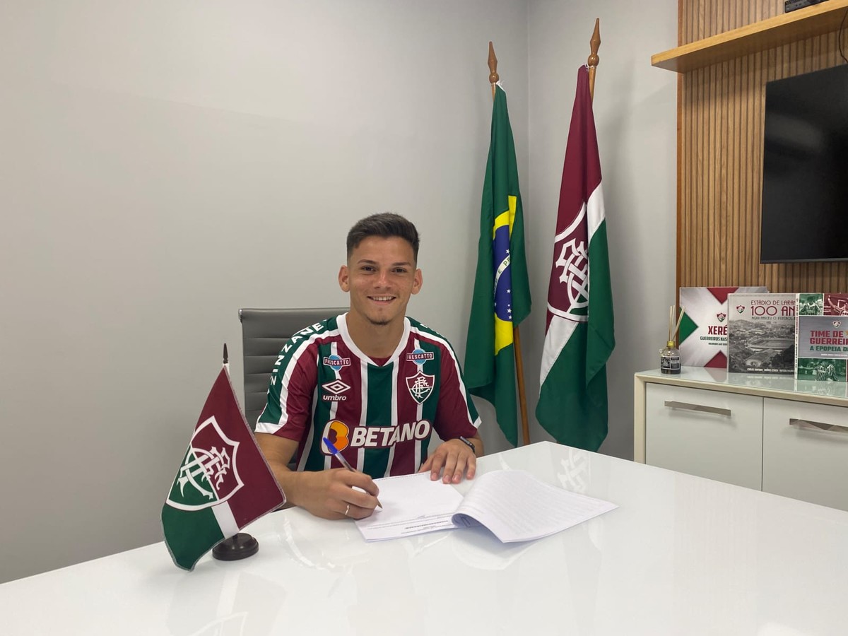 Fluminense renova com o lateral-esquerdo Marcos Pedro até 2025 ...