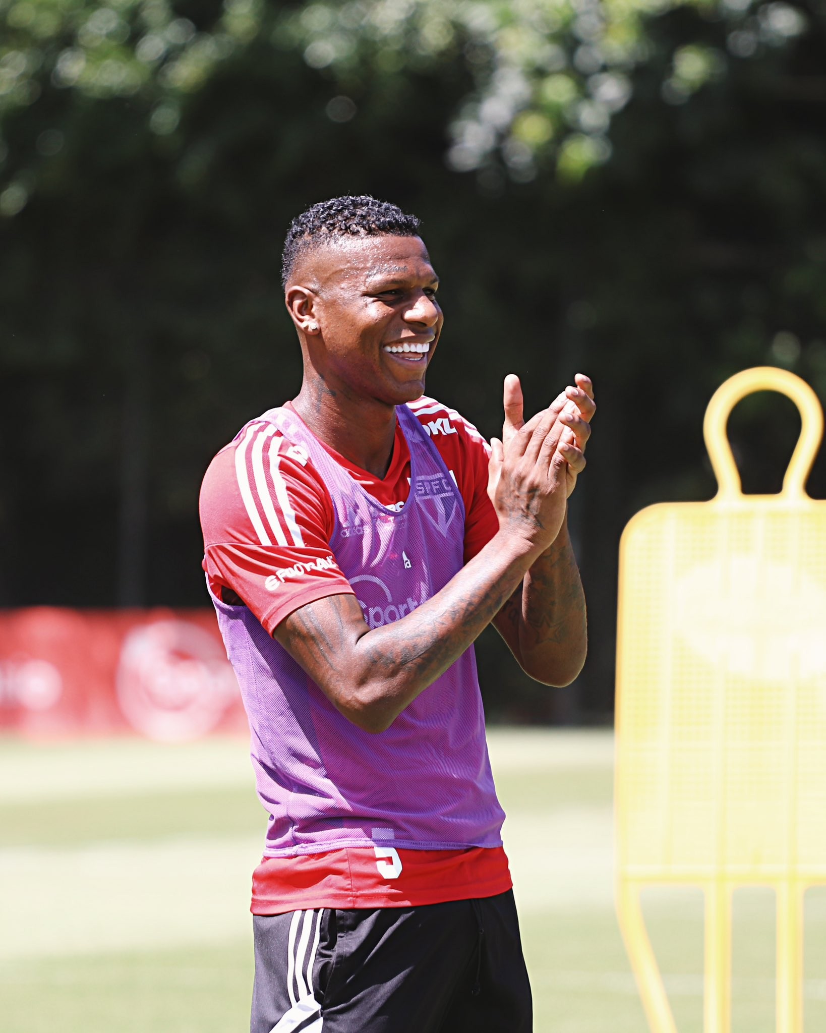 Arboleda volta a treinar com o elenco e pode reforçar São Paulo nas ...