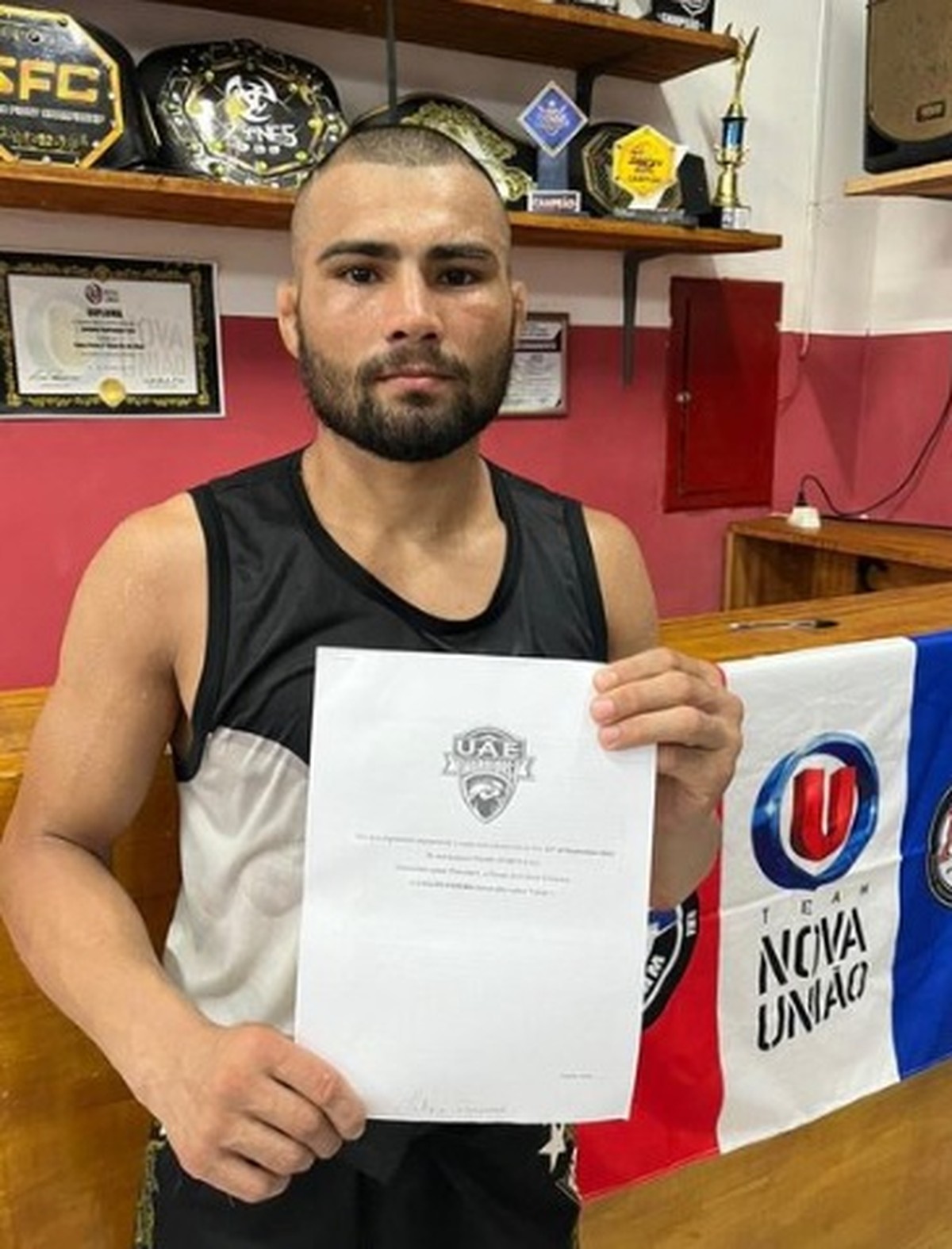 UAE Warriors: Felipe Pereira enfrentará ex-campeão do peso-mosca | combate | ge