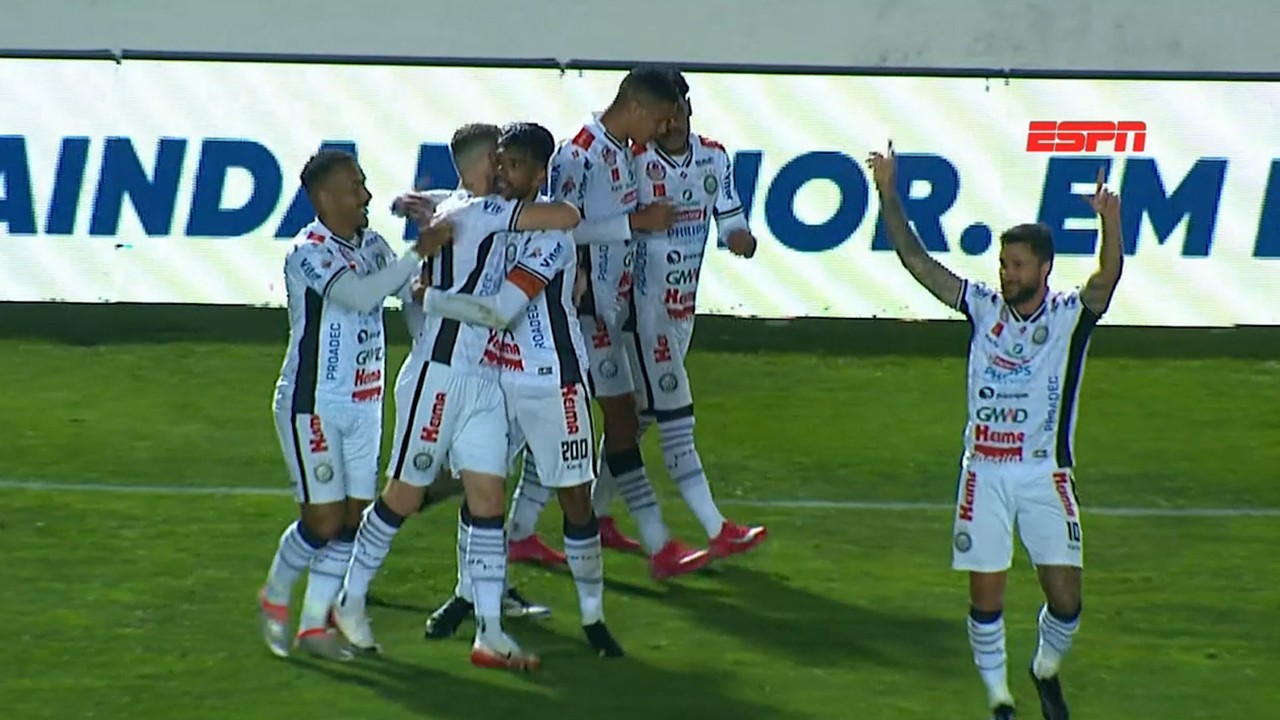 Kevin Ramírez volta a marcar após quatro jogos, lamenta revés e frisa ...