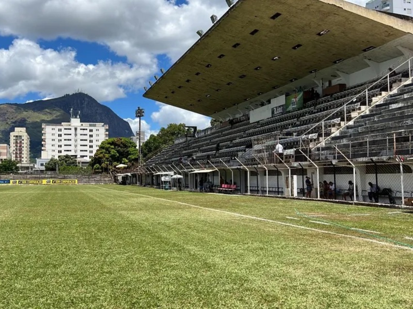 Democrata-GV divulga elenco para o Campeonato Mineiro de 2026 | Ge