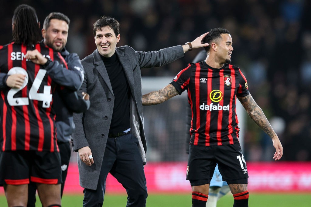 Imbatível há 11 jogos, Bournemouth encara líder Liverpool na Premier ...