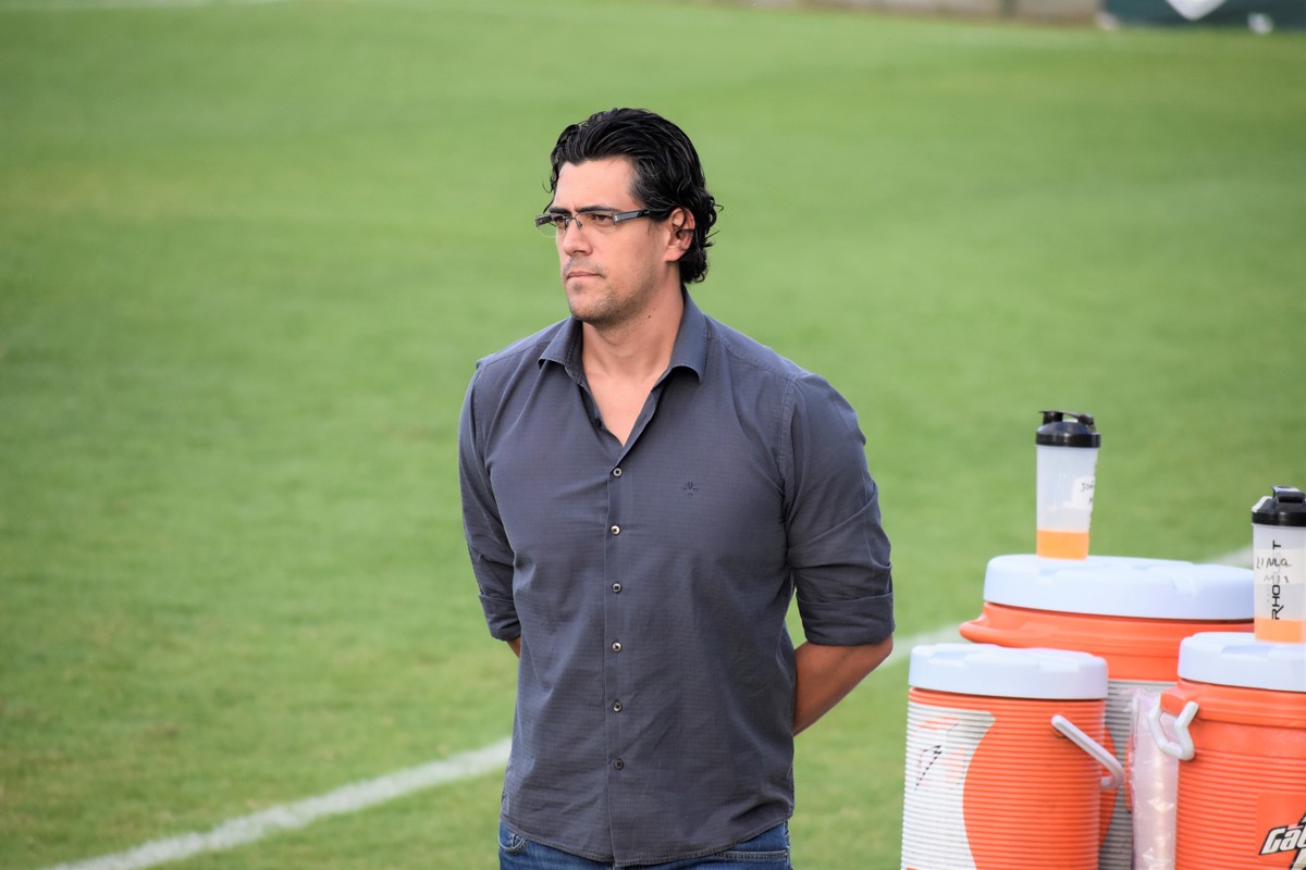 Diretor de futebol do América-MG esclarece situação de Júnior Viçosa e ...