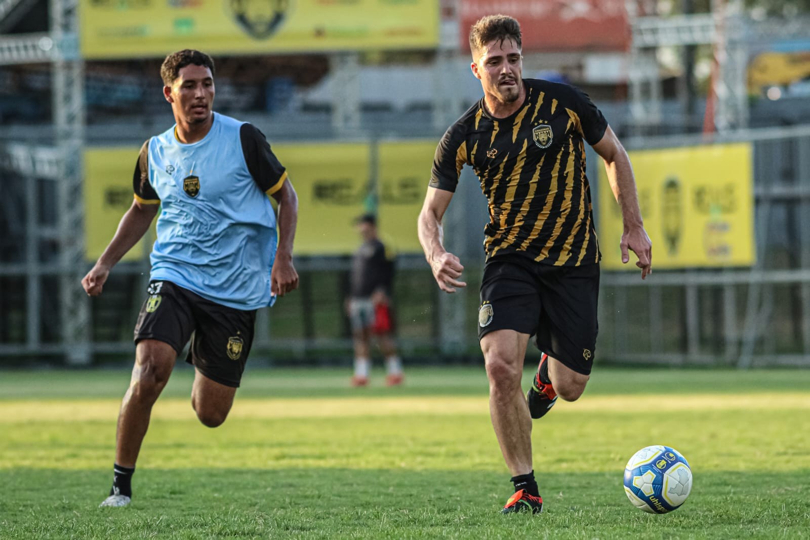 Amazonas anuncia as dispensas dos meias Matheus Melo e Giovanni, além ...