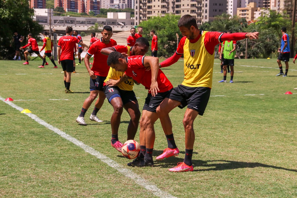 Sem Pará, Yan Victor e Walter, Botafogo-SP divulga lista de ...