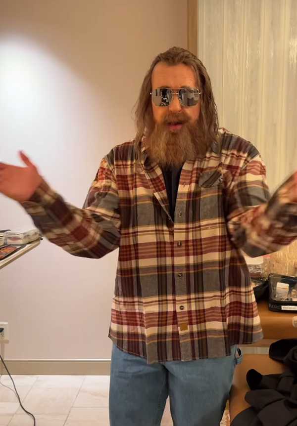 Jake Paul utiliza disfarce para assistir Sean O'Malley no UFC 306 ...