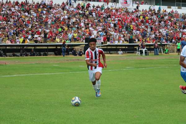 Lesionado, lateral Wesley Souza é baixa no River-PI em jogo contra Fortaleza | river-pi | ge