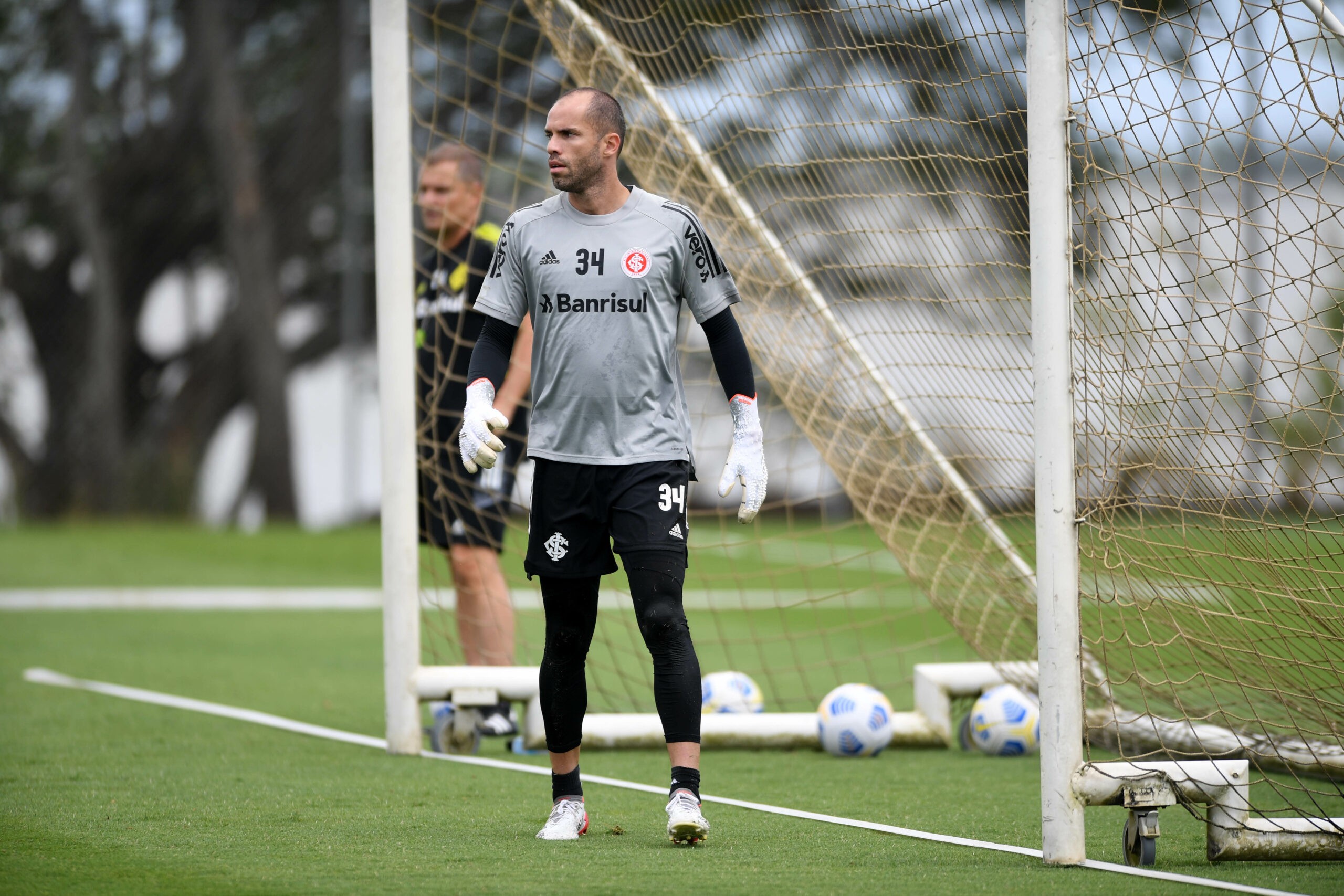 De saída do Inter, Lomba entra no radar de brasileiros e desperta ...