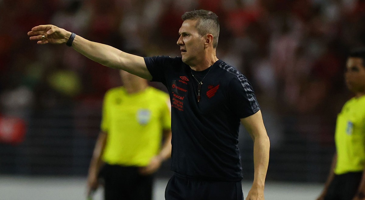 Paulo Turra admite dificuldade do Athletico em derrota para o CRB: "Não ...