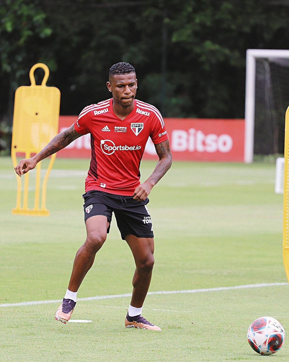 Arboleda inicia transição e avança em recuperação de lesão no São Paulo ...
