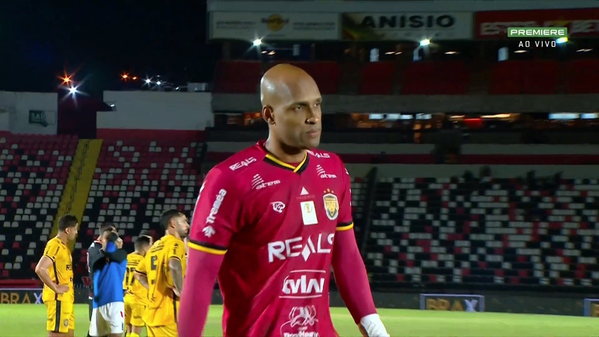 Marcão defende pênalti e celebra 1ª vitória fora de casa: "A gente vem construindo há muito ...