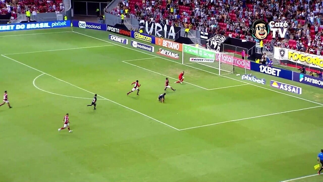 Matheus Cunha ganha minutos e mostra segurança no gol do Flamengo | Ge