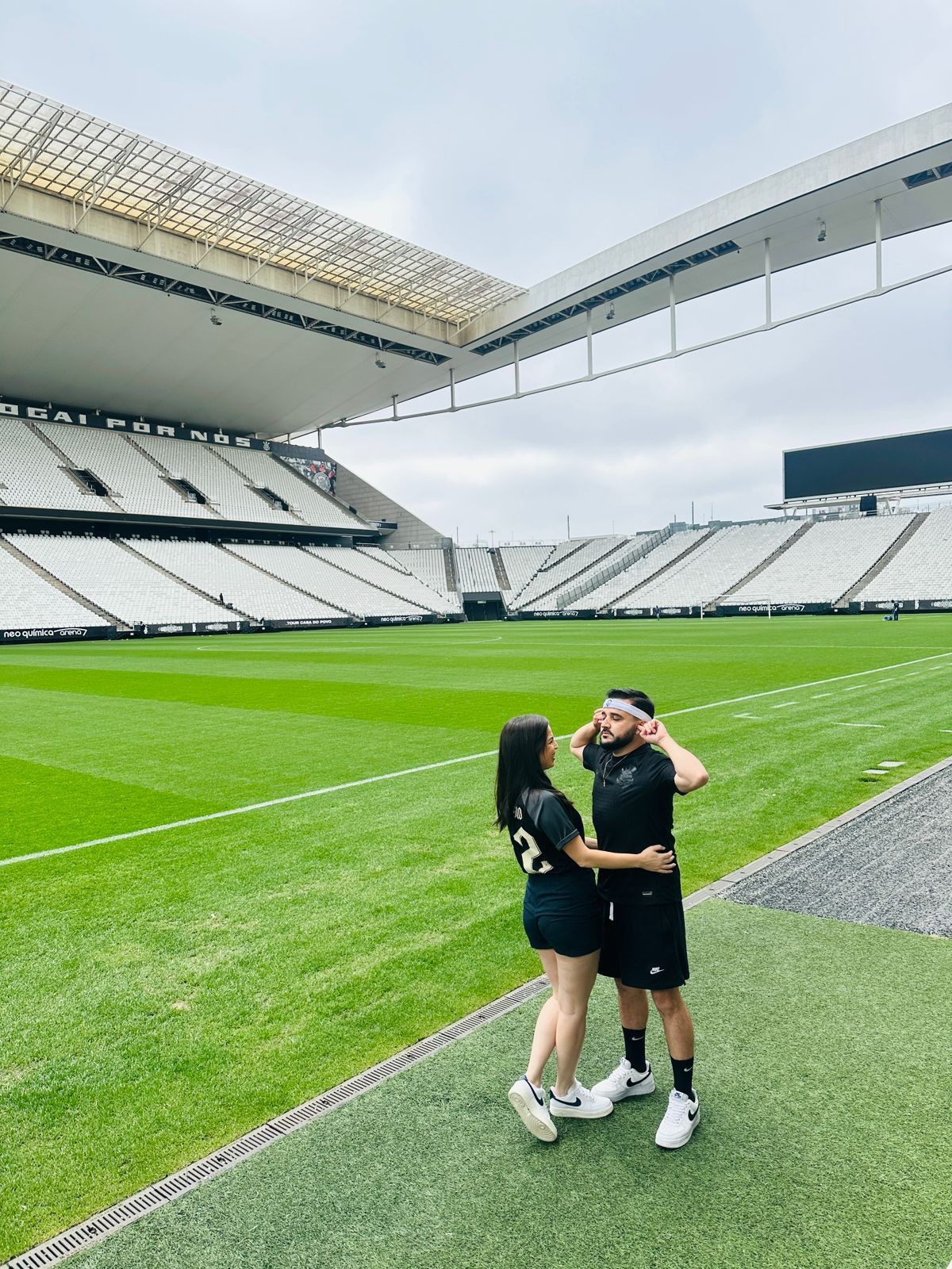 Noivos corintianos fazem fotos pré-casamento na arena e homenageiam ...