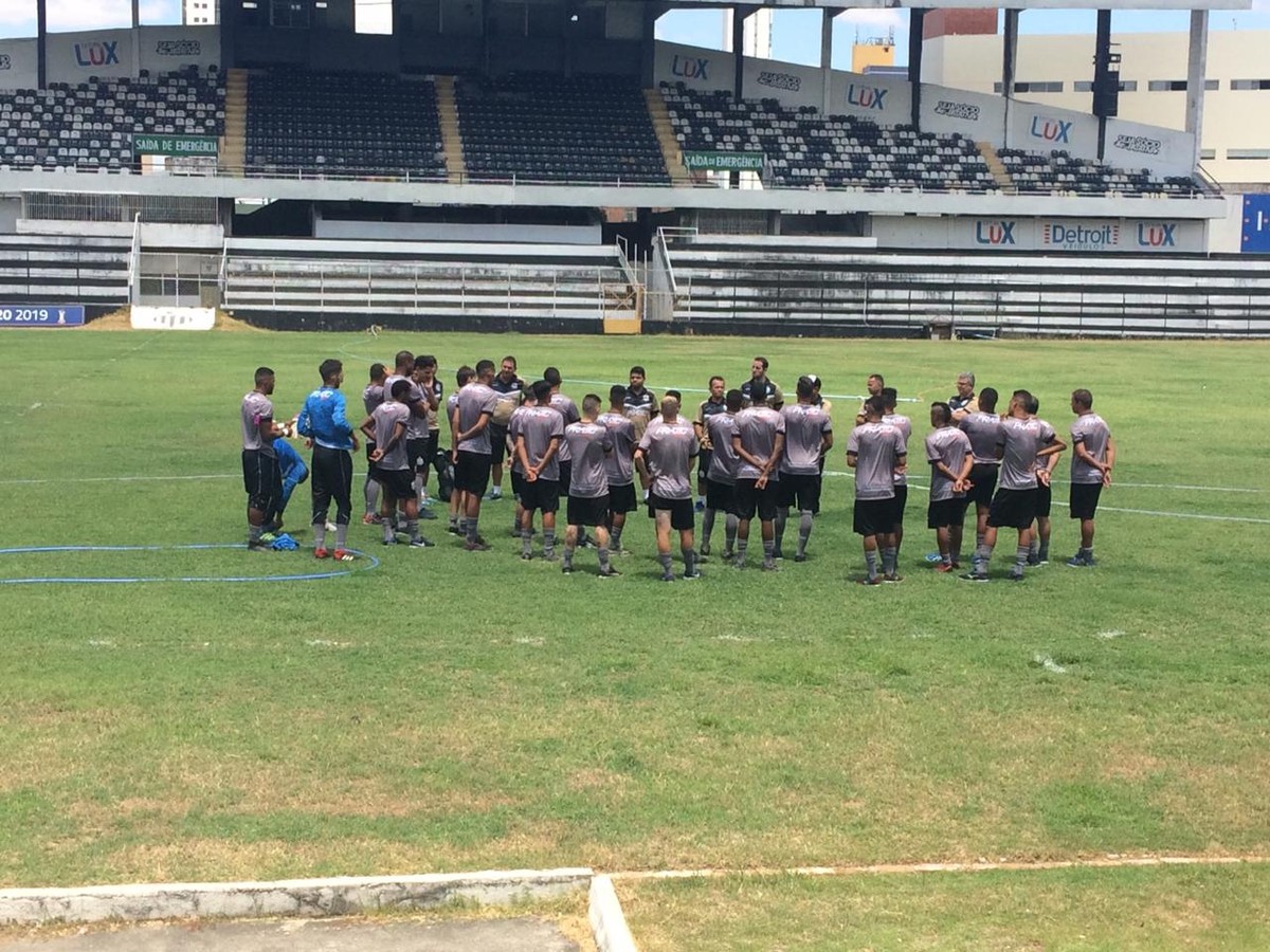 Com elenco completo, jogadores do Central se apresentam para a ...