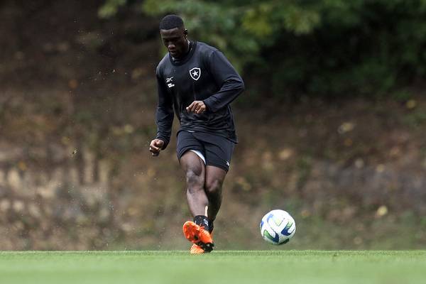 Bastos é relacionado pela primeira vez no Botafogo; veja lista para ...