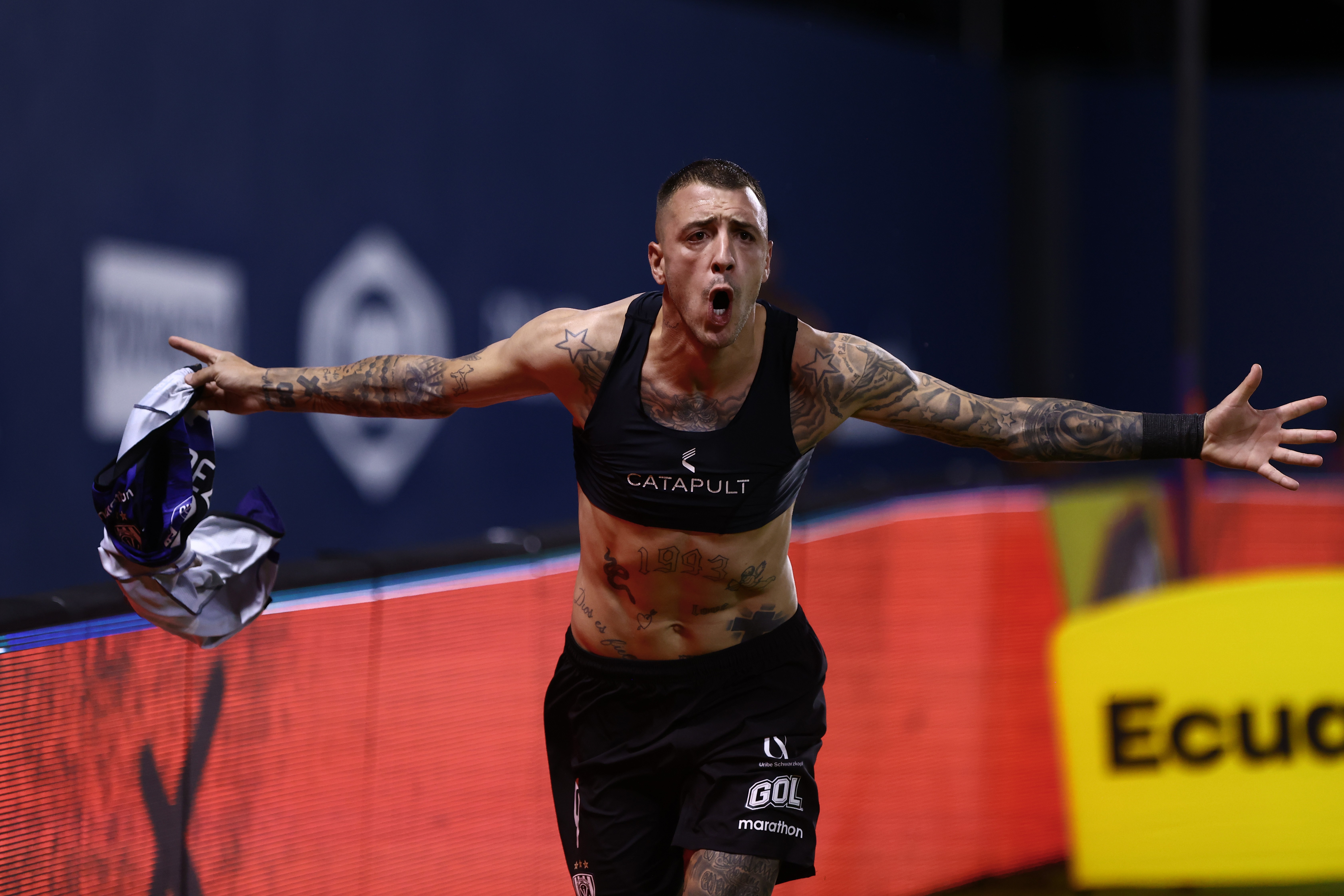 Vitória anuncia a contratação de Renzo López | Ge