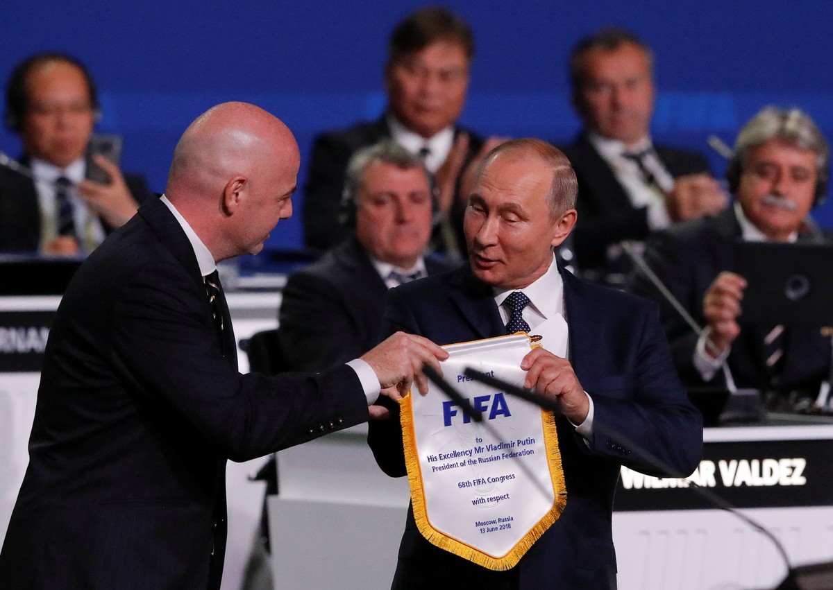 Em congresso da Fifa, Vladimir Putin fala em "acolhimento caloroso a ...