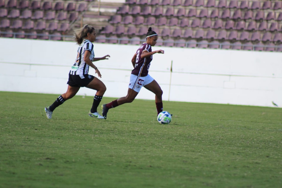 Karina Silva destaca consistência para explicar Ferroviária na ...