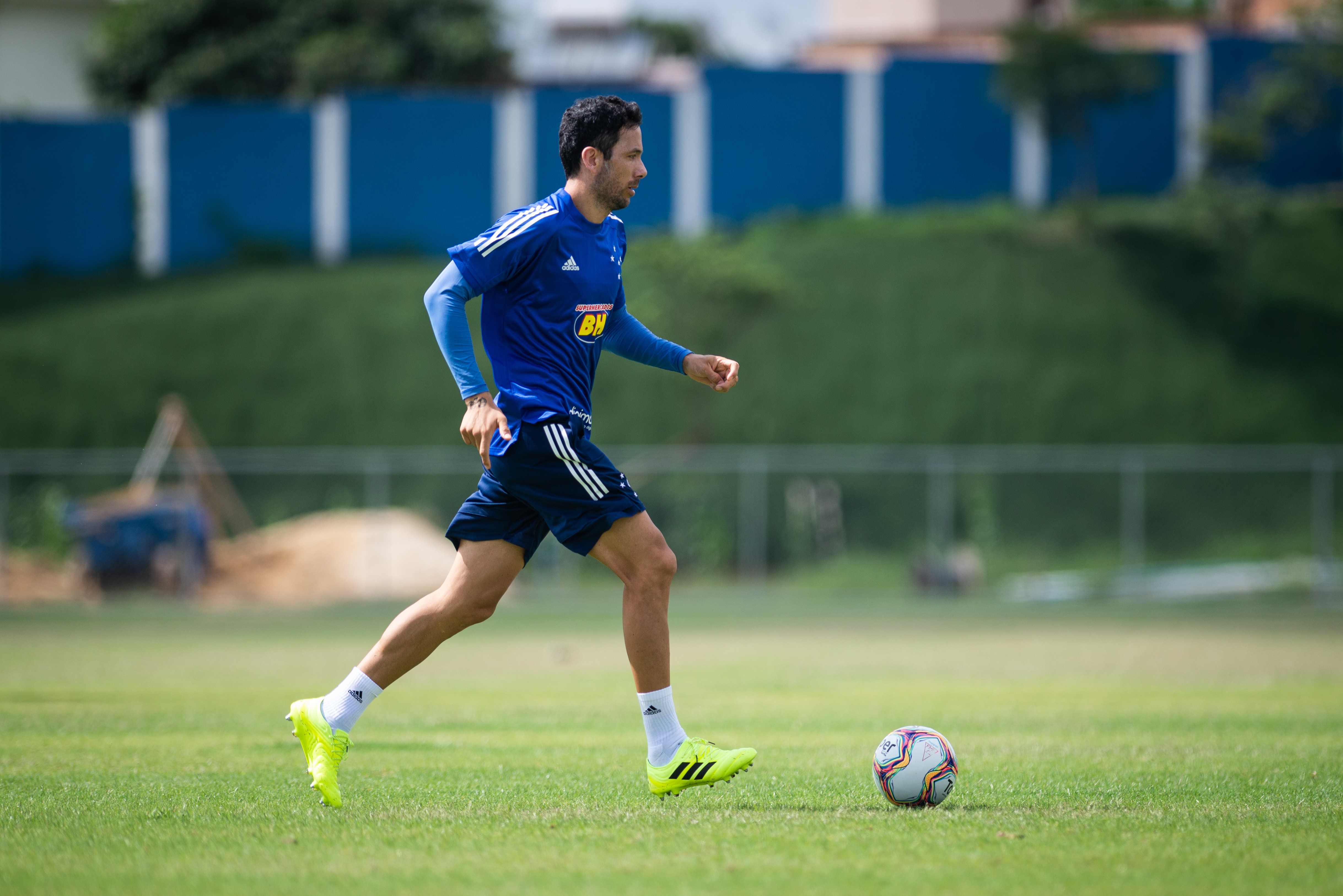 Após 20 dias de licença, Ariel Cabral promete se reapresentar ao ...