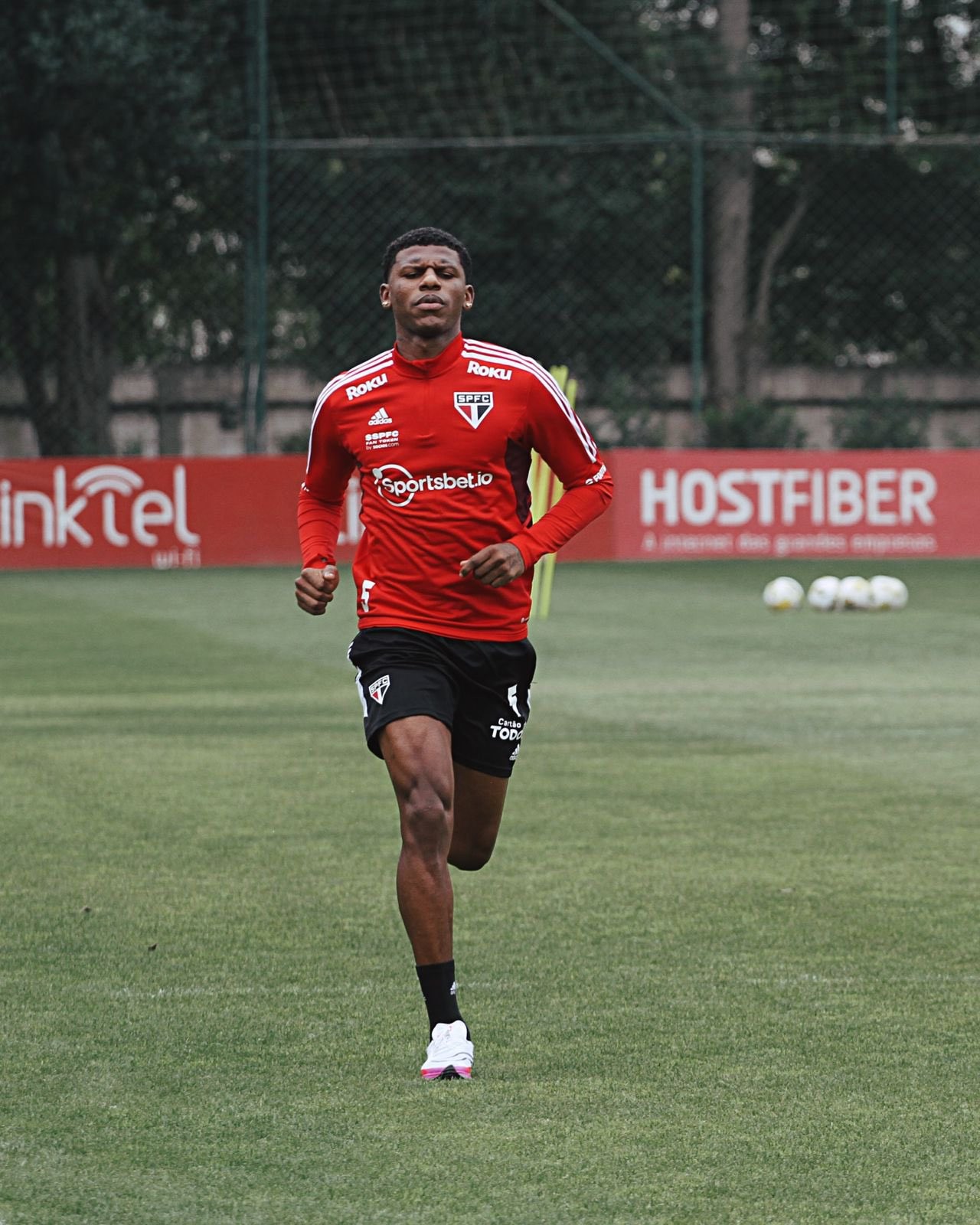 São Paulo libera, e Arboleda terminará recuperação de lesão no Equador | Ge