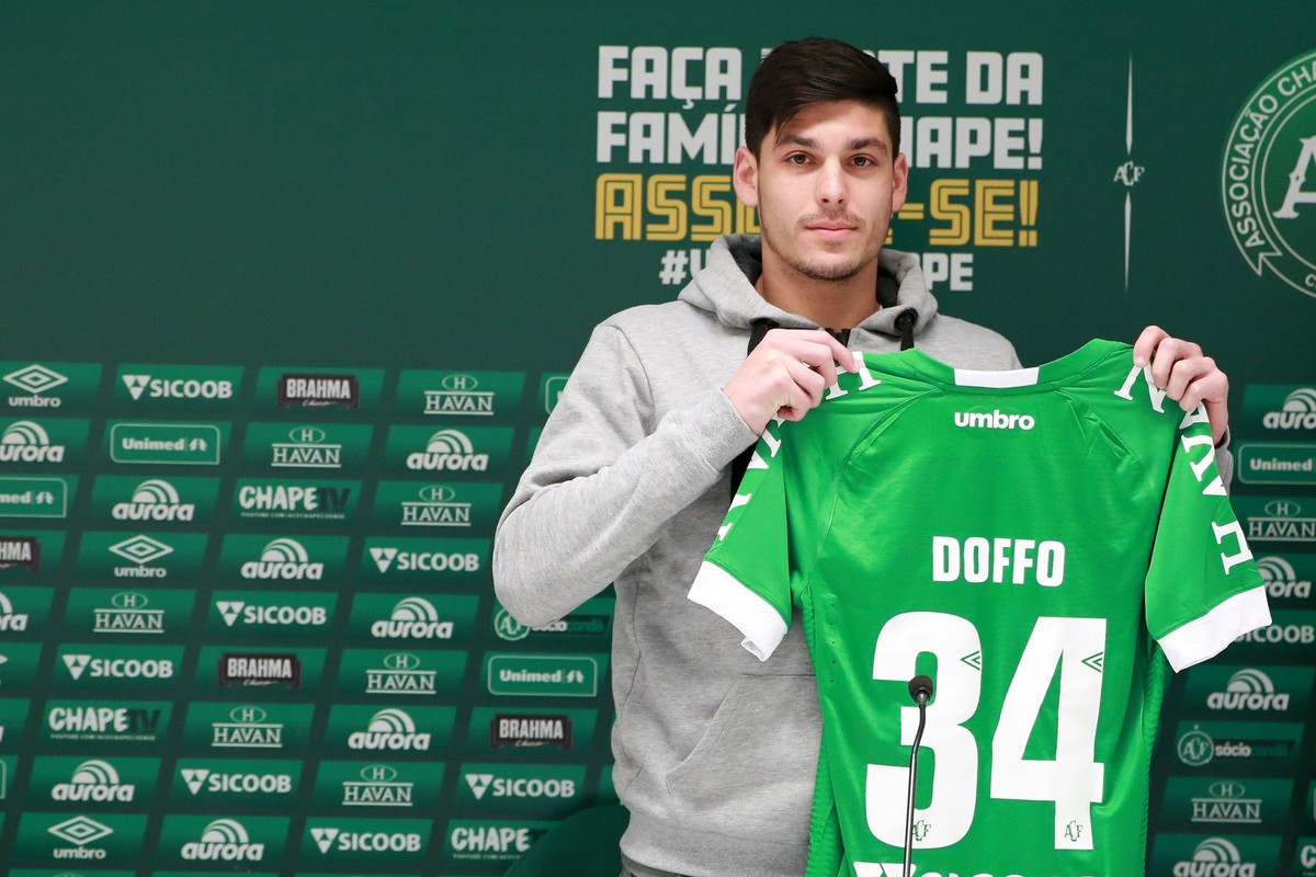 Depois de três meses, Doffo é apresentado na Chape e diz que está ...