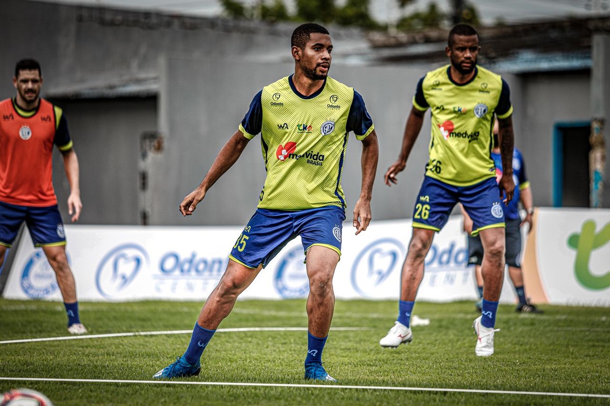 Adryan se diz motivado e enxerga trabalho como chave para ganhar espaço ...