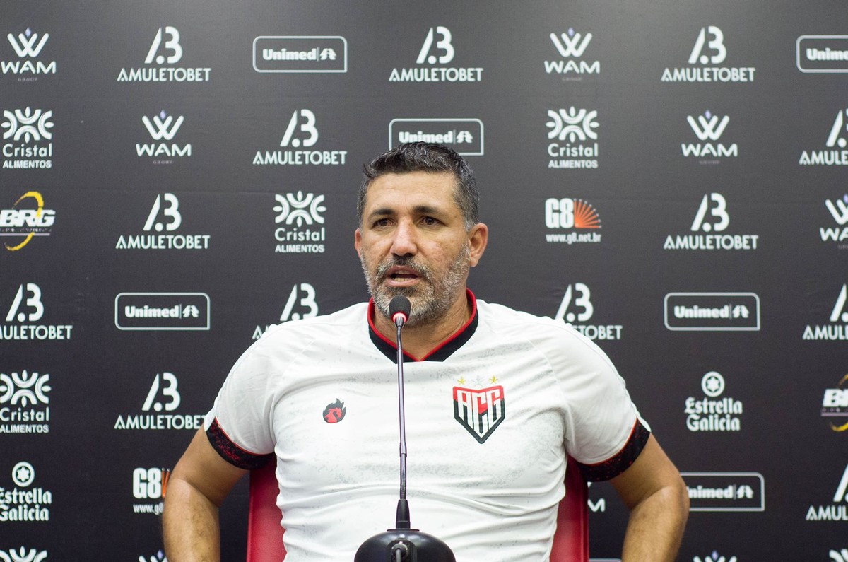 Após goleada na estreia, Eduardo Souza pede Atlético-GO com "pé no chão ...