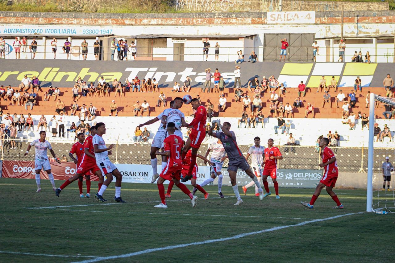 Com dois jogadores a menos, Colorado Caieiras segura Paulista e vence ...