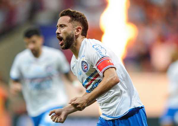 Everton Ribeiro aumenta minutos em campo, faz primeiro jogo completo e ...