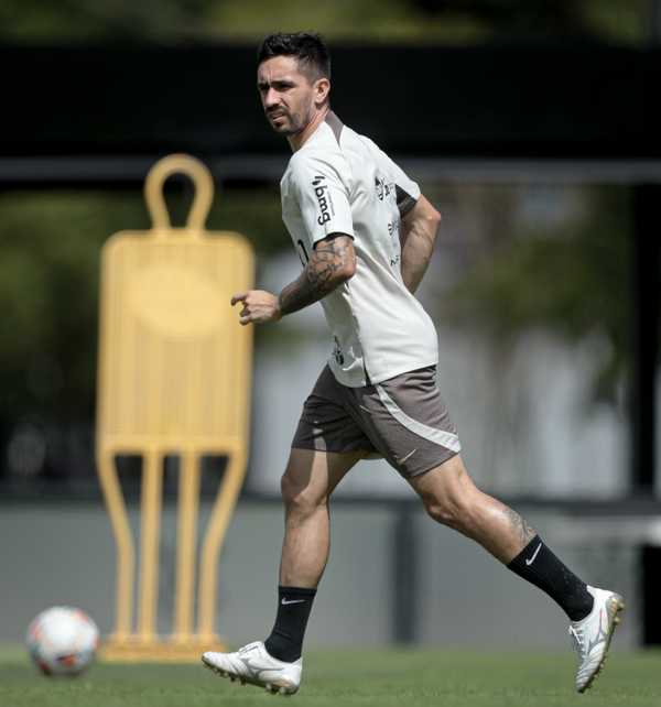 Igor Coronado é relacionado e retorna ao Corinthians contra o Nacional ...