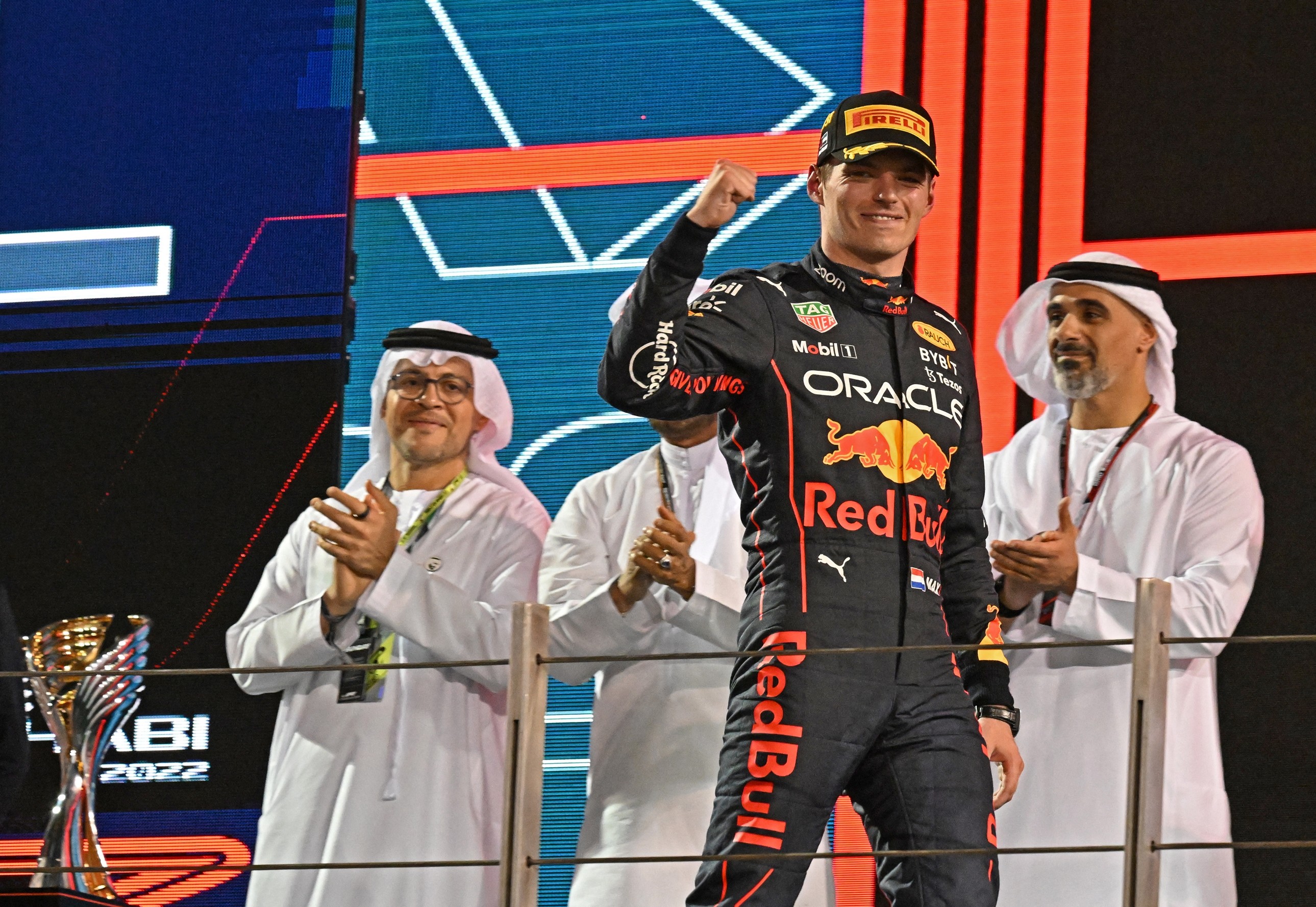 Verstappen vence GP de Abu Dhabi e Leclerc é vice-campeão da F1